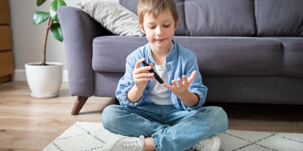 9 year old boy with type 1 diabetes receives artificial pancreas