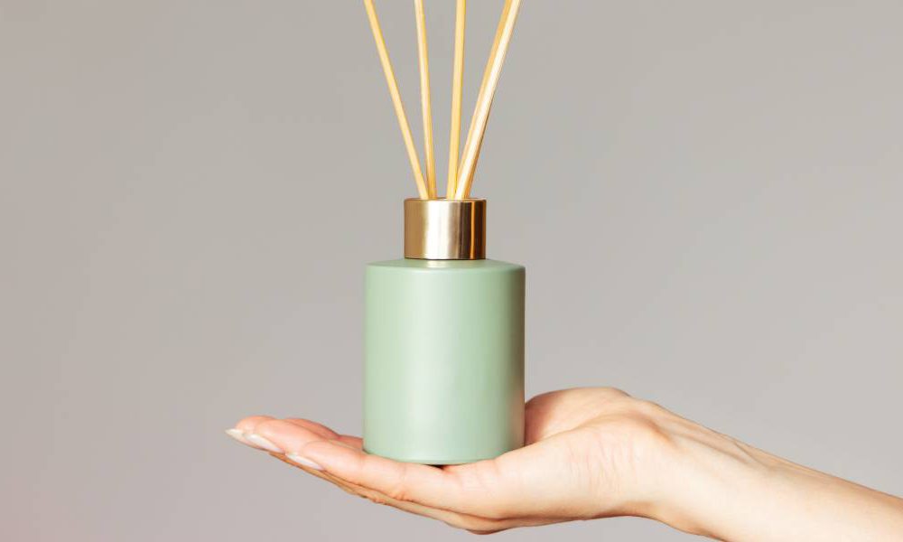 Use of natural oil diffuser at night boosts memory among older adults